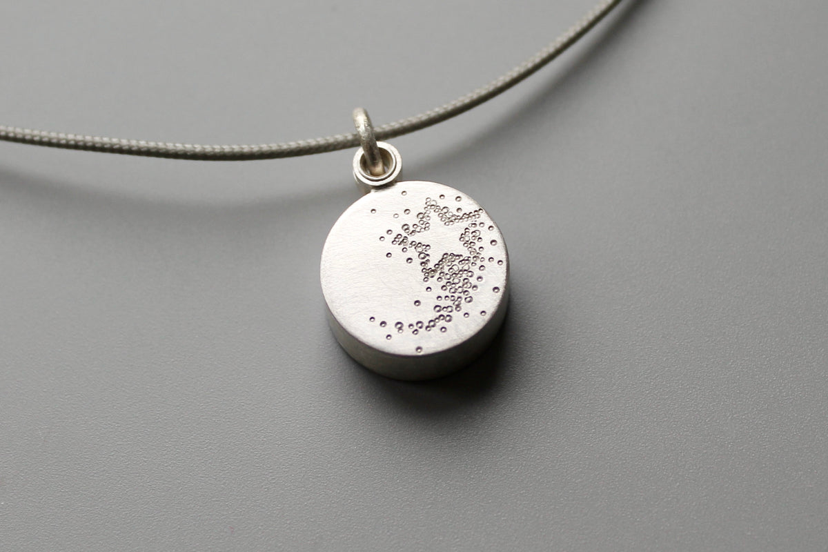 small silver locket Sun Moon and Stars with shooting star locket – mabotte